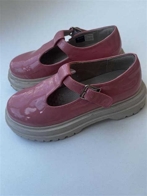 Туфлі рожеві лакові Cropp — ціна 550 грн у каталозі Лофери Купити жіночі речі за доступною ціною