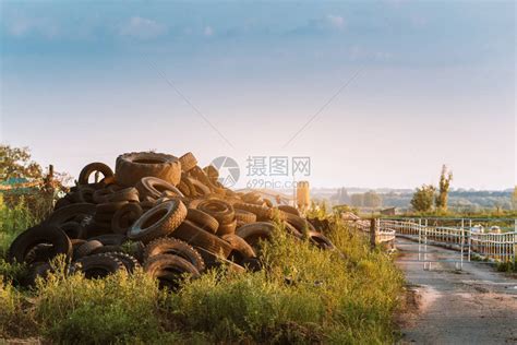 旧汽车轮胎污染环境高清图片下载 正版图片505388974 摄图网
