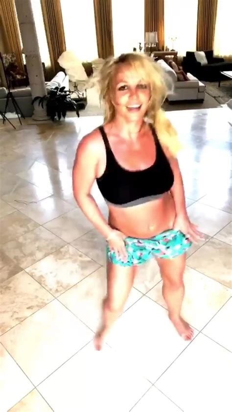 Dailylife Britney Spears Showed Off Her Dance Moves