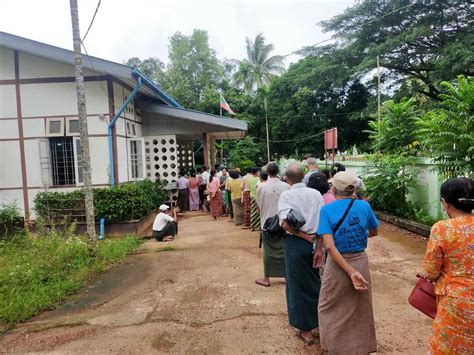 ကျောက်တန်းမြို့နယ် မြန်မာ့စီးပွားရေးဘဏ်တွင် ပင်စင်များပုံမှန်ထုတ်ပေး Information And Public