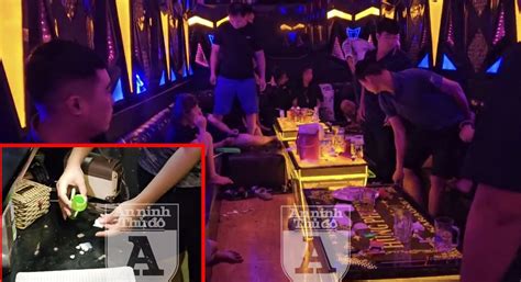 R Ng S Ng T K Ch Qu N Karaoke Tr H Nh B T Nh M Thanh Ni N Th C Lo N V I Ma T Y B O I N