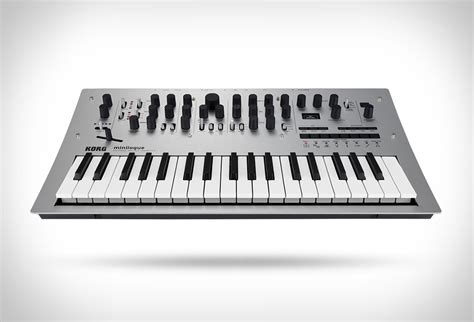 Korg Minilogue Synthesizer