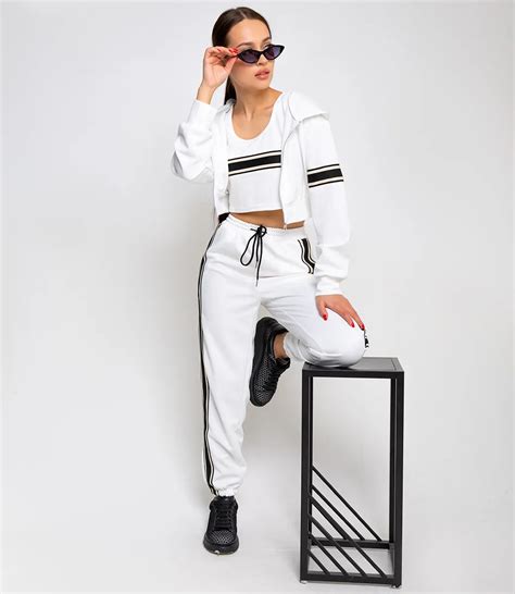 Спортивный костюм КТ9373 цвет белый купить женские костюмы спортивные оптом