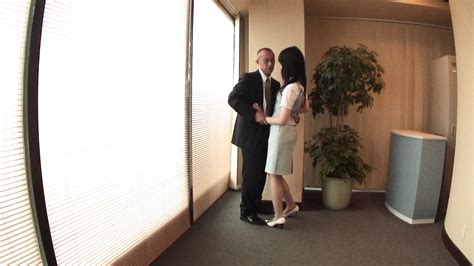 책상에서 섹스하는 상사 xHamster