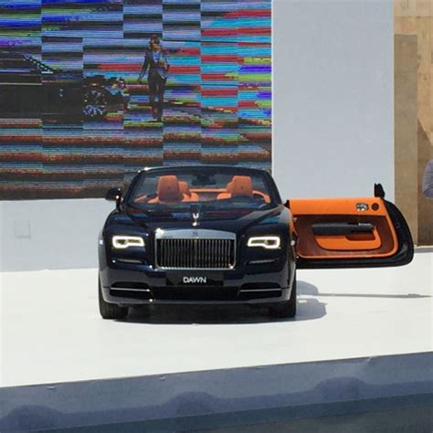 롤스로이스 럭셔리 4인승 컨버터블 ‘던 국내 출시 뉴스웨이