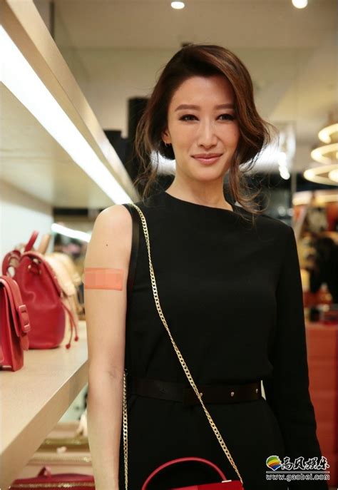 谢霆锋妹妹谢婷婷在香港出席某品牌开幕礼身着黑色单肩裙大秀美腿 新闻资讯 高贝娱乐