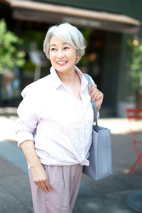 田中 君枝 覚王山倶楽部 名古屋のシニアモデル事務所 By Alice In Wonderland