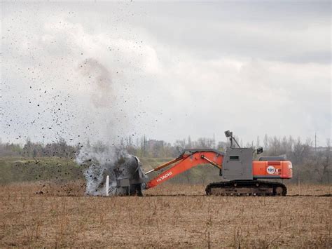 Розробники з Кривого Рогу створили машину для розмінування територій Noworries