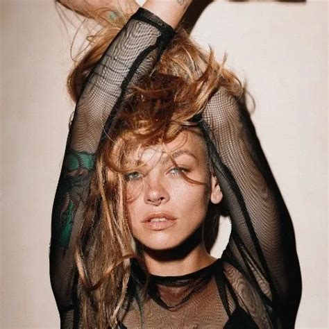 Risky Sex On A Hot Air Baloon Over The Mexico Pyramids Public Sex Porn Feat Sammm Next Door