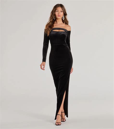 Black Velvet Dresses For Women And Windsor