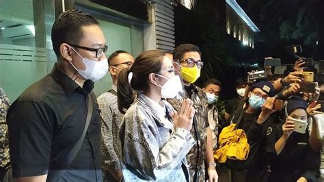 Gisel Minta Maaf Lagi Usai Diperiksa Jam Saya Benar Benar Menyesal