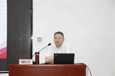 在新质生产力的发展中书写青春华彩——校长陈红卫为学生讲思政课 咸宁职业技术学院