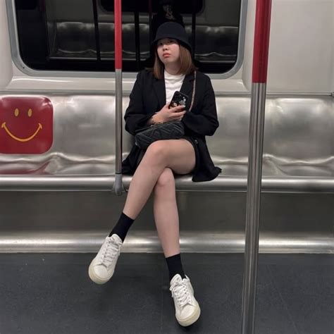 黃于紋 Yu Wen0107 • Threads Say More