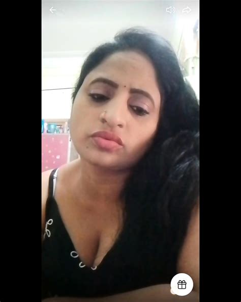 Telegu Instagram Tango Model In Naughty Cleavage Showing