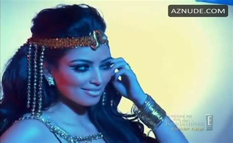 Kim Kardashian West Sexy Scene In Keeping Up With The Kardashians AZNude