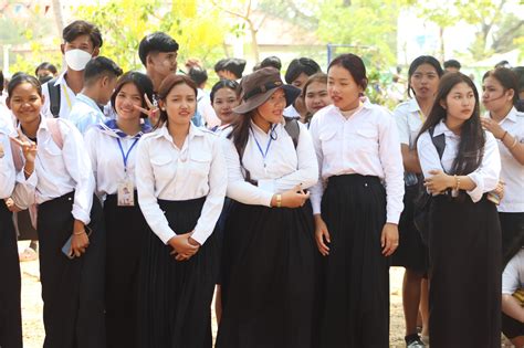 វិទ្យាល័យ ស្វាយចេក Home