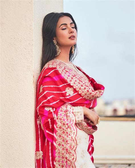 Sonal Chauhan R Prettygirls