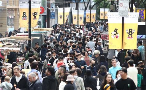 코로나 확진 규모 등락 반복…5일째 전주 대비 증가 한국일보