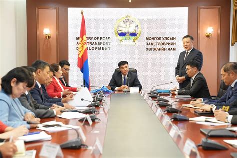 Зам тээврийн хөгжлийн сайд С Бямбацогт тамгаа хүлээн авлаа