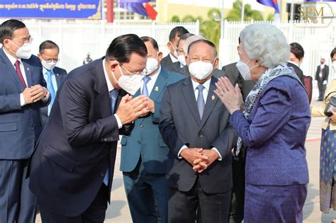 សម្តេចតេជោ ហ៊ុន សែន អញ្ជើញថ្វាយព្រះរាជដំណើរព្រះមហាក្សត្រ និងសម្តេចម៉ែ