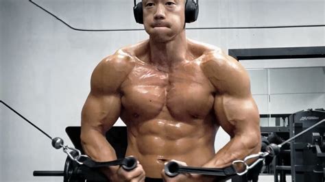 猛男健身，肌肉胸肌，激情运动视频素材文体竞技视频素材下载高清3840x2160视频素材下载凌点视频素材网编号503874