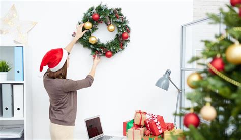 Как украсить офис к Новому году 2025 50 фото идей декора своими руками