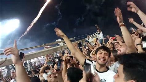 Recibimiento Barra De Olimpia Debajo De La Bandera Youtube