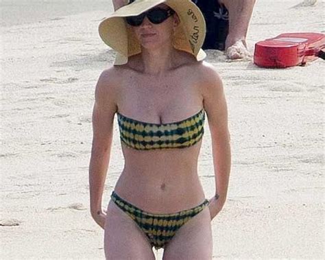 Katy Perry Losing It While Vacationing In A Bikini