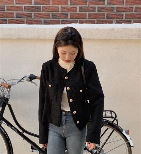 지원 On Instagram 트위드 입기 좋은 계절이 다가오는 중🖤 가을 패션 의상 코디 패션