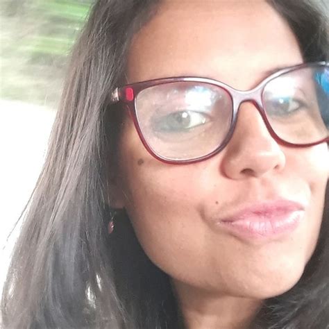 Mirela Silva Assistente Administrativo Mh Equipamentos Linkedin