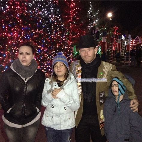 The Corey Taylor Br Nova Foto Do Corey Com Sua Família No Natal