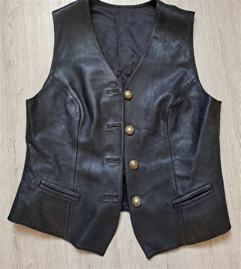 Жилет жіночий — ціна 120 грн у каталозі Жилети Купити жіночі речі за доступною ціною на Шафі