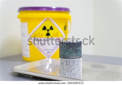 Iodine 131i131radioactive Isotopes Used Hyperthyroidism Treatment Foto