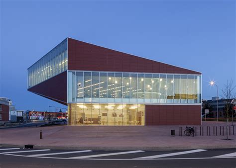montauban multimedia library by colboc franzen and associés