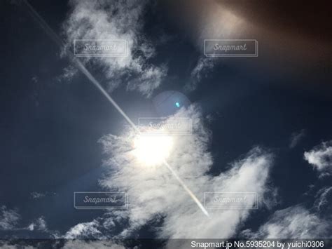 雲に隠れた太陽の写真画像素材 5935204 Snapmartスナップマート