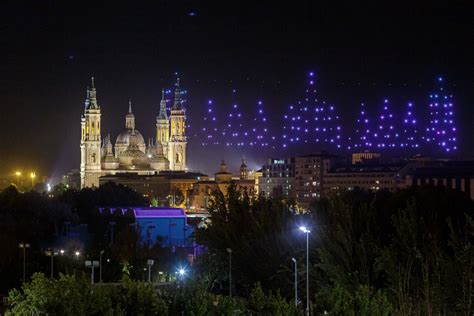 Espectáculo De Luz Color Y Drones Imágenes