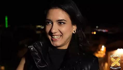 Real Estate Agent Cheats On Her Boyfriend Gets Anal Fucked During Visit