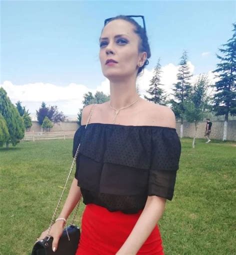 ممثلة تركية تنهي حياتها بمسدس والدها خبر في الفن