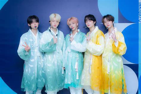 [잡담] 투바투 막방 한복 뜯어보면 디테일 진짜 신경 많이 썼다 인스티즈 Instiz K Pop 예능 카테고리