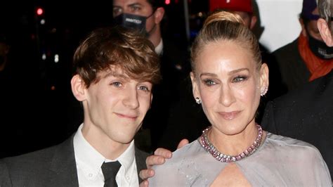 Sarah Jessica Parkers Son James Has Grown Up And Resembles His Famous Mom Internewscast Journal