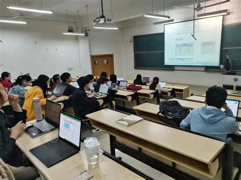 统计与数学学院成功举办“三千计划”实践归来话感受系列主题活动 统计与数学学院(统计交叉科学研究中心) 统计与数学学院成功举办“三千计划”实践归来话感受系列主题活动 统计与数学学院(统计交叉科学研究中心)