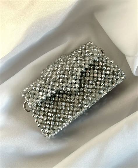 Сумка из хрустальных бусин In 2024 Hand Beaded Bag Beaded Crafts Beaded Bags