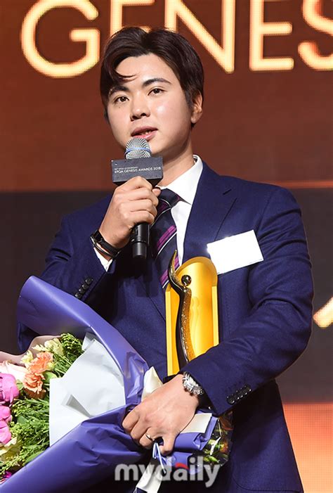 [md포토] 대상 이형준 프로 올해는 좋은 일만 가득