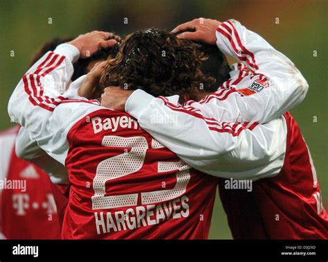 Dpa Bayern Munichs Players Among Those Midfielder Owen Hargreaves