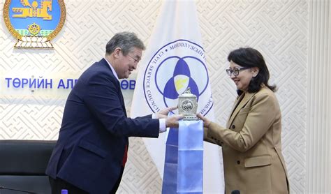 Төрийн албаны зөвлөлийн даргаар Л Цэдэвсүрэн томилогдлоо