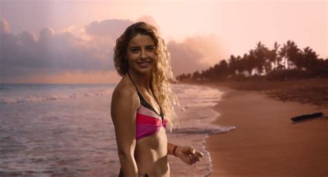 Nude Video Celebs Michelle Renaud Sexy Corazonada