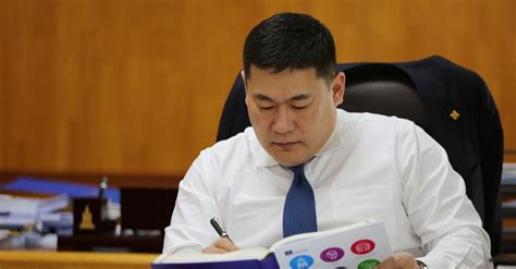 Ерөнхий сайд Л Оюун Эрдэнэ МУБИС ийн хөрөнгө оруулалтыг нэмж элсэгчдийн босго оноог өндөр