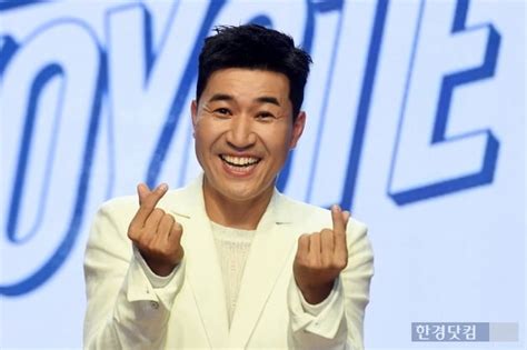 코요태 김종민 해맑음 그자체 한국경제