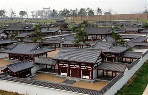 七年级历史唐朝长安城的布局特色该城市在当时国际的地位如何