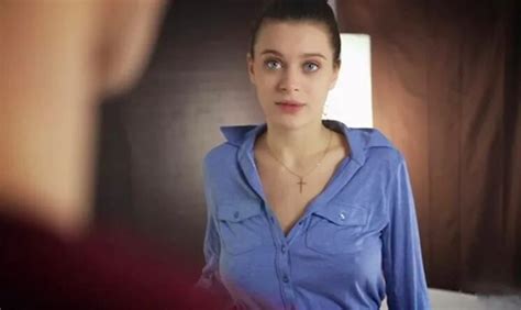 Сын сделал мачехе массаж и грязно трахнул ее при этом инцест порн мам мамк секс ебл